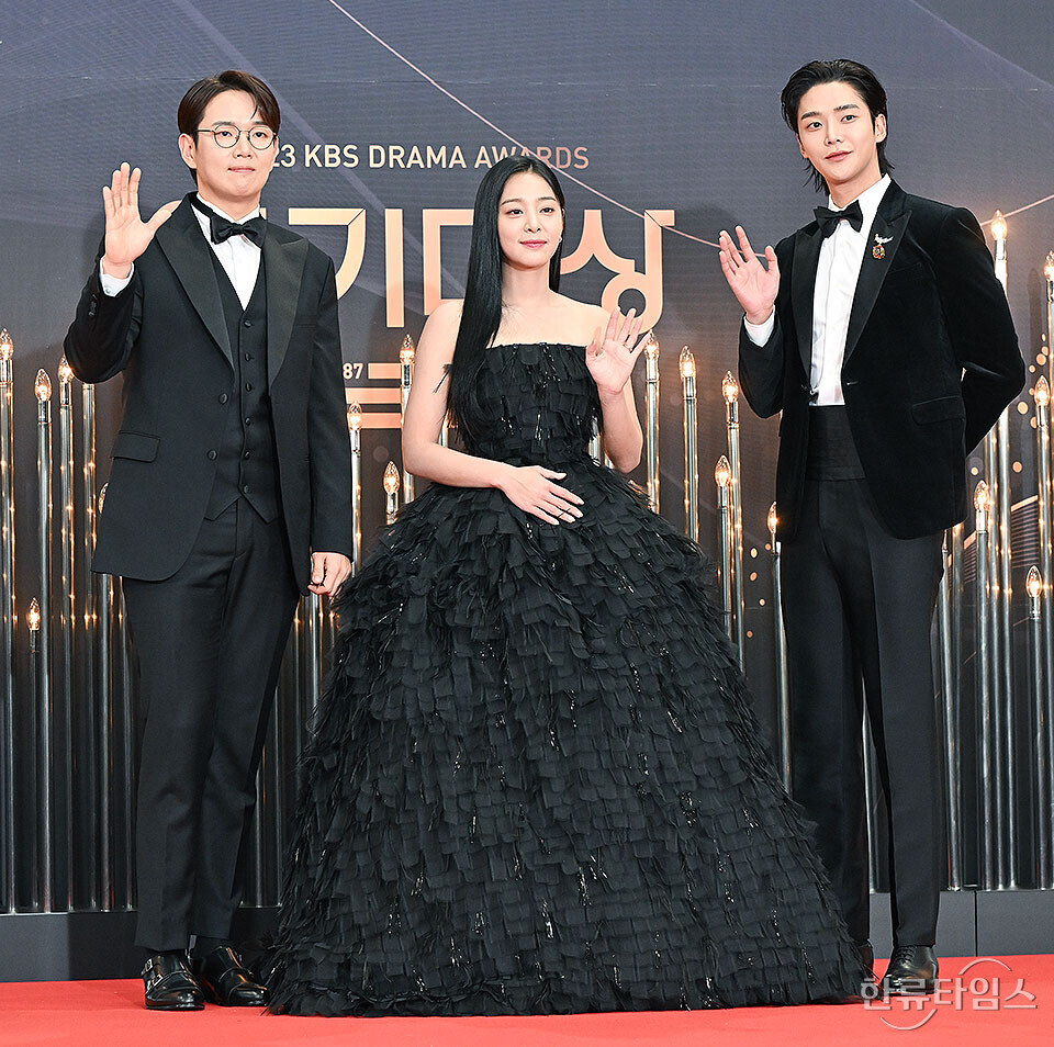 [K-포토] 장성규-설인아-로운,2023 KBS 연기대상 3MC