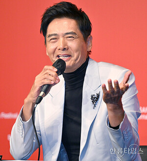 [28th BIFF] 쿨내가 풀풀! '영원한 따거' 주윤발, #사망설 #8100억 기부 #마라톤(종합)